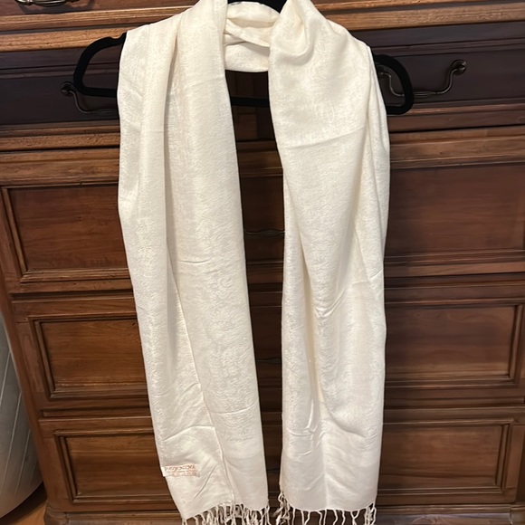 pashmina | Accessories | Cream Colored Pashmina Scarf 7 Long 28 Wide ...